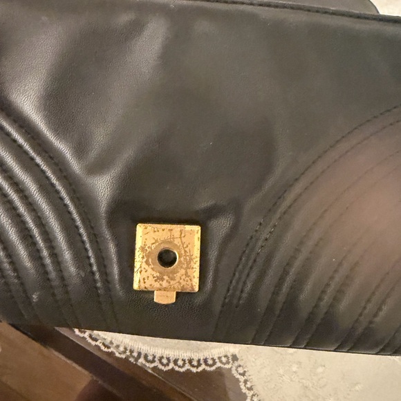 Gucci | Bags | Designer Inspiredd Black And Gold Chain Shoulder Bag ...